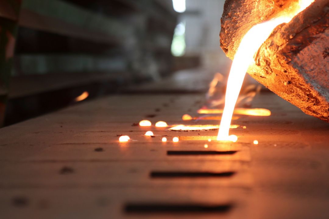 Screw thread installation problems caused by casted materials